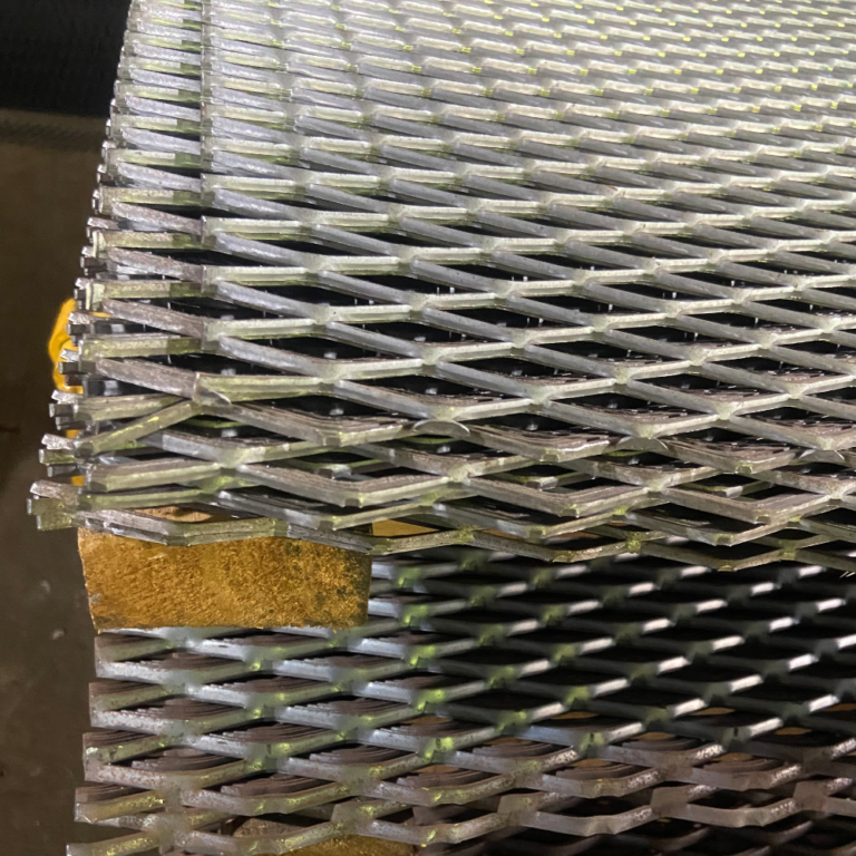 Metal desplegado pesado – hoja 1.5x3mts